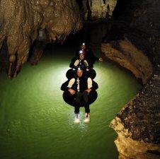 » Arung Jeram Bawah Tanah di Gua “Cacing Bersinar” Waitomo, Selandia Baru